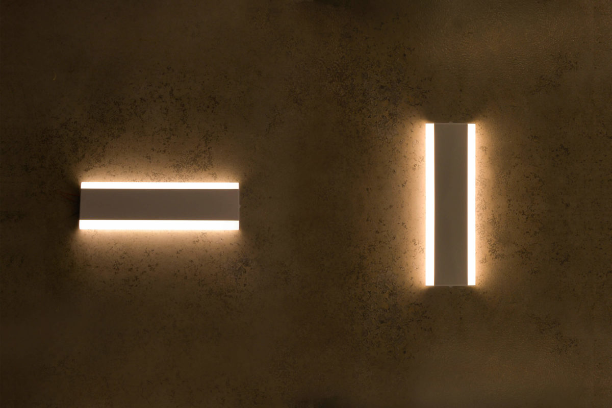 Double emission wall lamp | Lines made by Brillamenti®